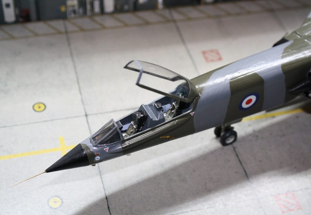 Freightdog 1/72 BAC TSR.2 trainer conversion - Freightdog Models